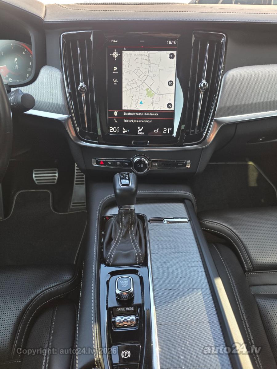 Grey Volvo S90 2019 in Tallinn, with an engine capacity of 2.00 L and mileage of 210 thousand km for 24900 €, photo 12 on AUTOMOTO.COM.LV