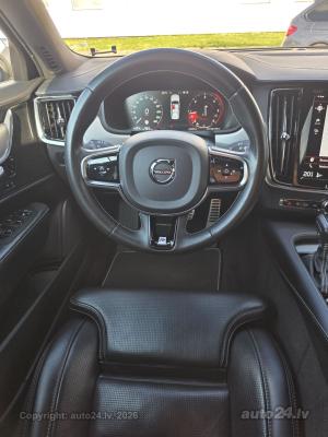 Grey Volvo S90 2019 in Tallinn, with an engine capacity of 2.00 L and mileage of 210 thousand km for 24900 €, photo 13 on AUTOMOTO.COM.LV