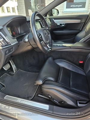 Grey Volvo S90 2019 in Tallinn, with an engine capacity of 2.00 L and mileage of 210 thousand km for 24900 €, photo 16 on AUTOMOTO.COM.LV