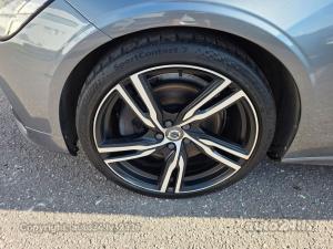 Grey Volvo S90 2019 in Tallinn, with an engine capacity of 2.00 L and mileage of 210 thousand km for 24900 €, photo 20 on AUTOMOTO.COM.LV