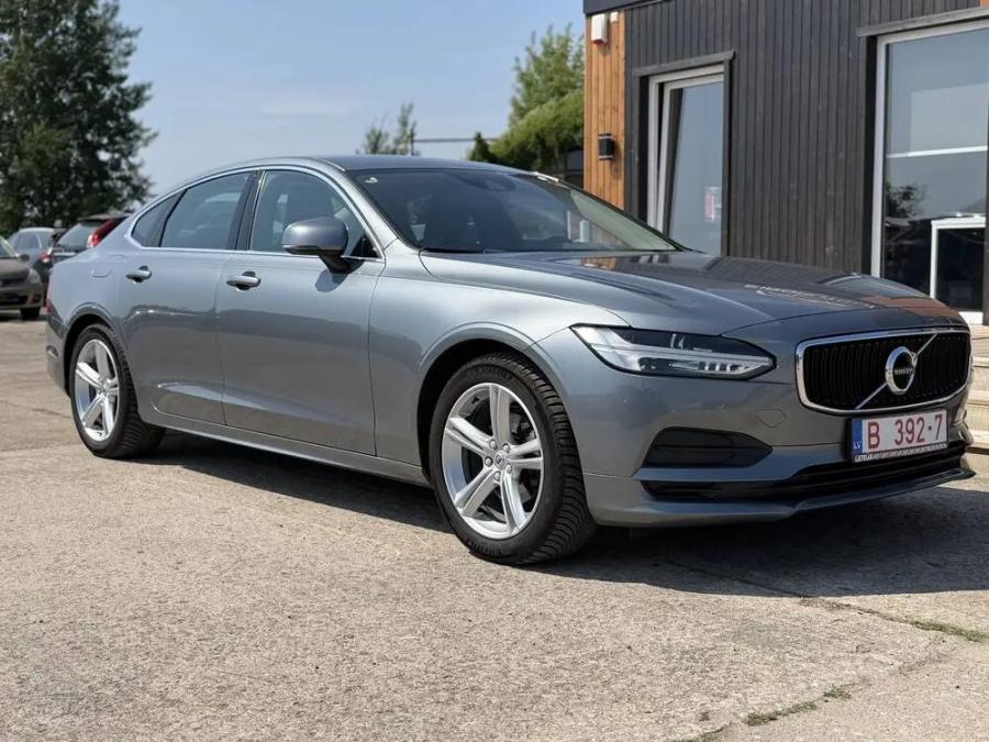 Grey Volvo S90 2019 in Riga, with an engine capacity of 2.00 L and mileage of 191 thousand km for 16900 €, photo 1 on AUTOMOTO.COM.LV