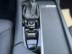 Grey Volvo S90 2019 in Riga, with an engine capacity of 2.00 L and mileage of 191 thousand km for 16900 €, photo 14 on AUTOMOTO.COM.LV