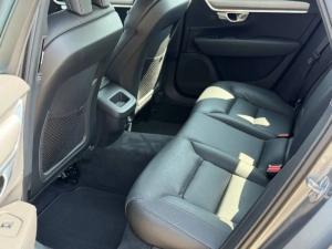 Grey Volvo S90 2019 in Riga, with an engine capacity of 2.00 L and mileage of 191 thousand km for 16900 €, photo 16 on AUTOMOTO.COM.LV