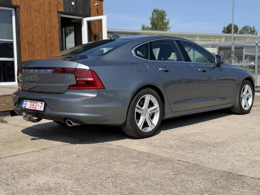 Grey Volvo S90 2019 in Riga, with an engine capacity of 2.00 L and mileage of 191 thousand km for 16900 €, photo 21 on AUTOMOTO.COM.LV