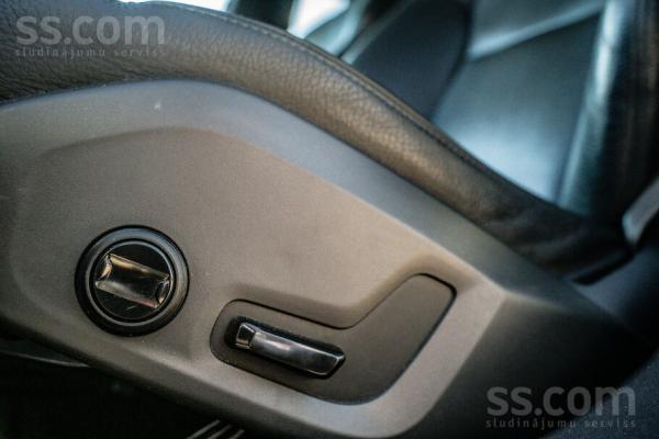 Grey Volvo S90 2019 in Riga, with an engine capacity of 2.00 L and mileage of 191 thousand km for 16650 €, photo 7 on AUTOMOTO.COM.LV