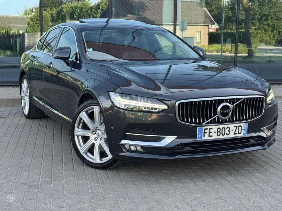 Grey Volvo S90 2019 in Utena, with an engine capacity of 1.97 L and mileage of 193 thousand km for 17990 €, photo 3 on AUTOMOTO.COM.LV