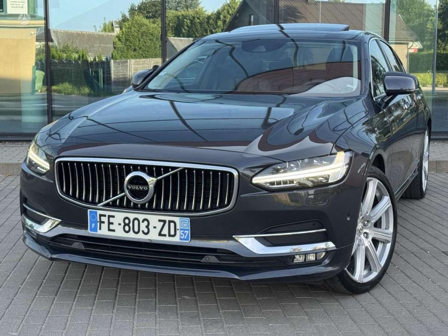 Grey Volvo S90 2019 in Utena, with an engine capacity of 1.97 L and mileage of 193 thousand km for 17990 €, photo 4 on AUTOMOTO.COM.LV
