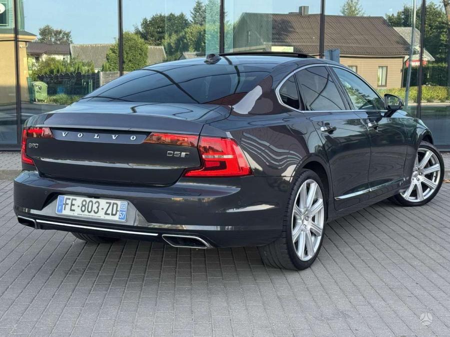 Grey Volvo S90 2019 in Utena, with an engine capacity of 1.97 L and mileage of 193 thousand km for 17990 €, photo 7 on AUTOMOTO.COM.LV