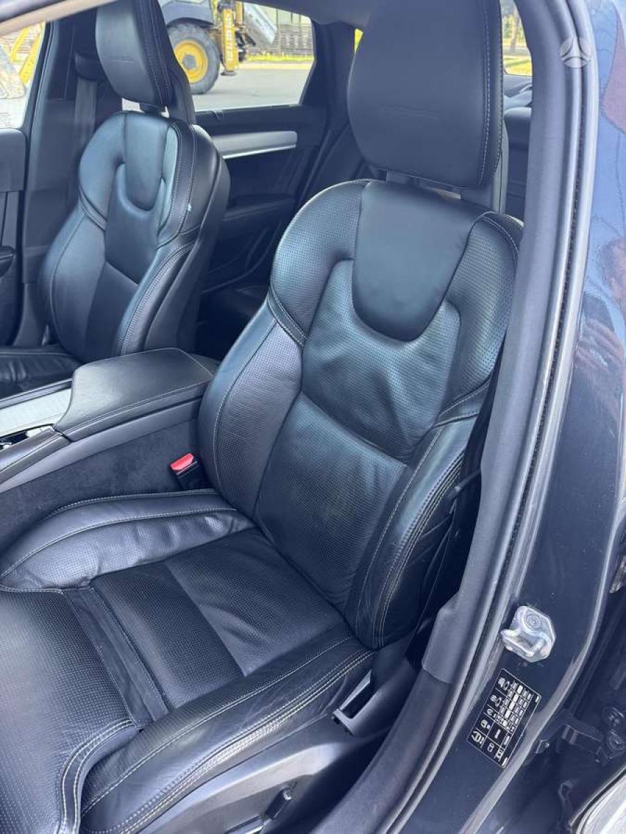 Grey Volvo S90 2019 in Utena, with an engine capacity of 1.97 L and mileage of 193 thousand km for 17990 €, photo 12 on AUTOMOTO.COM.LV