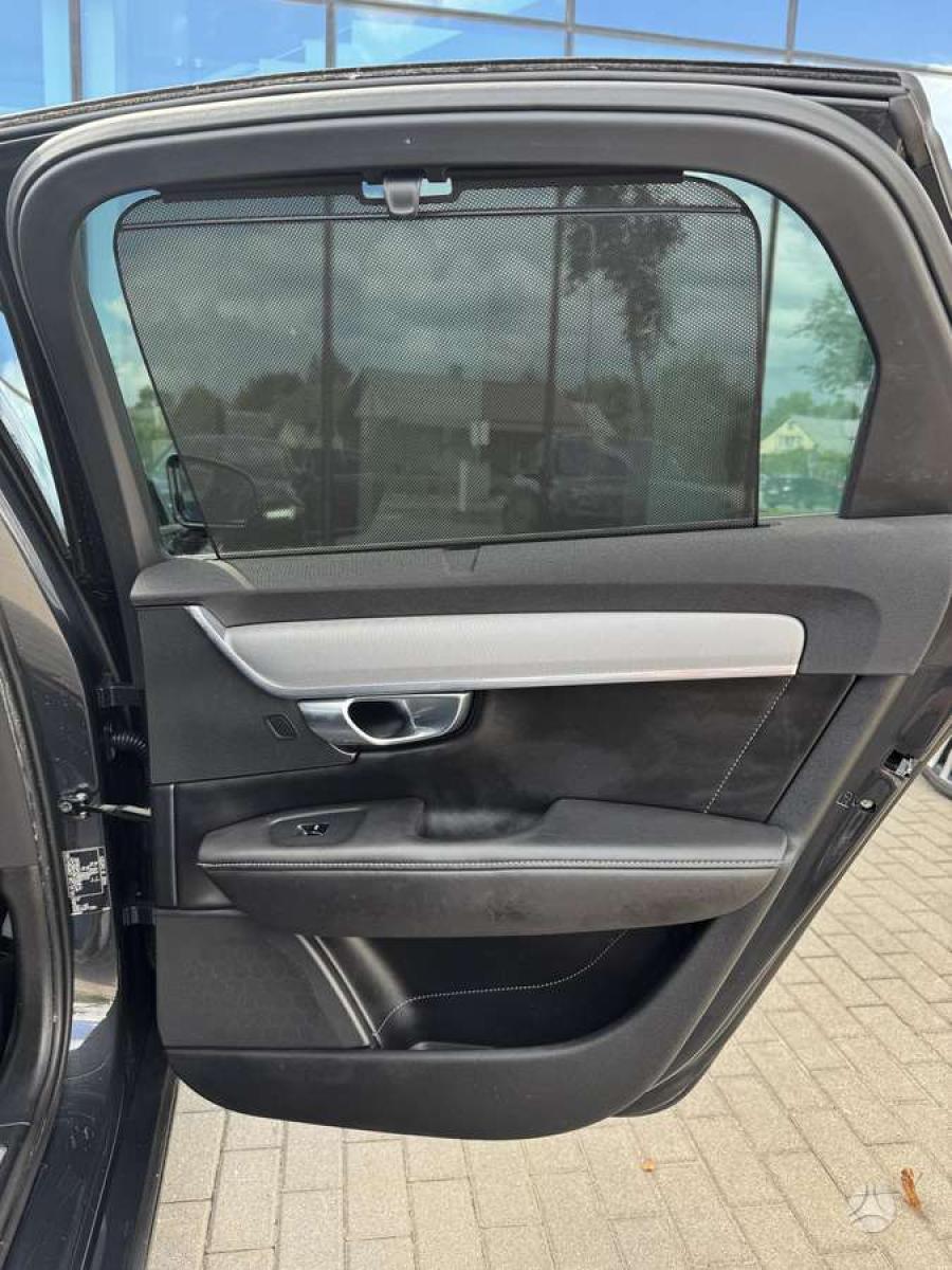Grey Volvo S90 2019 in Utena, with an engine capacity of 1.97 L and mileage of 193 thousand km for 17990 €, photo 17 on AUTOMOTO.COM.LV