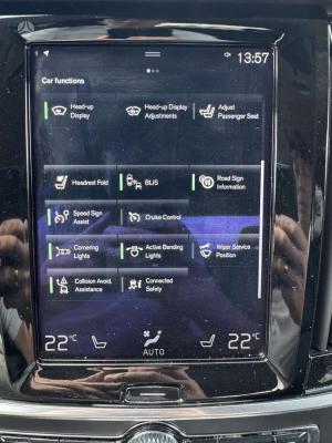 Grey Volvo S90 2019 in Utena, with an engine capacity of 1.97 L and mileage of 193 thousand km for 17990 €, photo 21 on AUTOMOTO.COM.LV