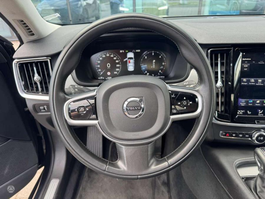 Grey Volvo S90 2019 in Utena, with an engine capacity of 1.97 L and mileage of 193 thousand km for 17990 €, photo 26 on AUTOMOTO.COM.LV