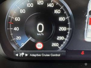 Grey Volvo S90 2019 in Utena, with an engine capacity of 1.97 L and mileage of 193 thousand km for 17990 €, photo 29 on AUTOMOTO.COM.LV