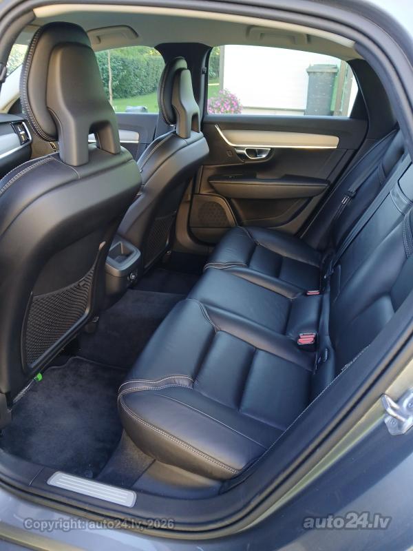 Grey Volvo S90 2019 in Tallinn, with an engine capacity of 2.00 L and mileage of 169 thousand km for 19999 €, photo 10 on AUTOMOTO.COM.LV