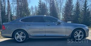 Grey Volvo S90 2019 in Riga, with an engine capacity of 2.00 L and mileage of 159 thousand km for 22500 €, photo 3 on AUTOMOTO.COM.LV