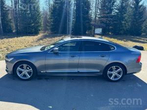 Grey Volvo S90 2019 in Riga, with an engine capacity of 2.00 L and mileage of 159 thousand km for 22500 €, photo 5 on AUTOMOTO.COM.LV
