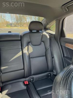 Grey Volvo S90 2019 in Riga, with an engine capacity of 2.00 L and mileage of 159 thousand km for 22500 €, photo 8 on AUTOMOTO.COM.LV