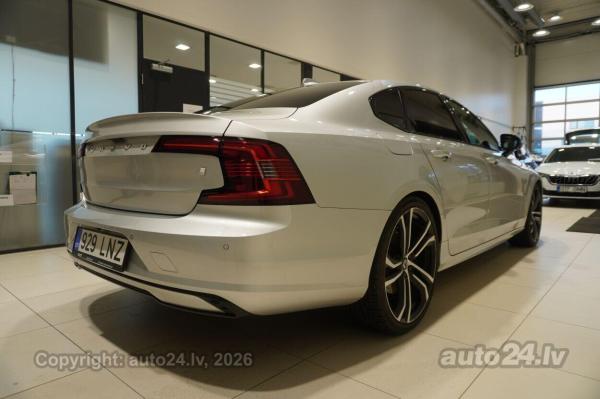 Grey Volvo S90 2020 in Tallinn, with an engine capacity of 2.00 L and mileage of 159 thousand km for 25550 €, photo 3 on AUTOMOTO.COM.LV