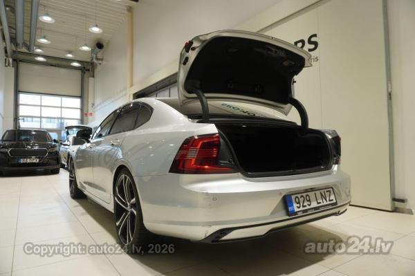 Grey Volvo S90 2020 in Tallinn, with an engine capacity of 2.00 L and mileage of 159 thousand km for 25550 €, photo 6 on AUTOMOTO.COM.LV