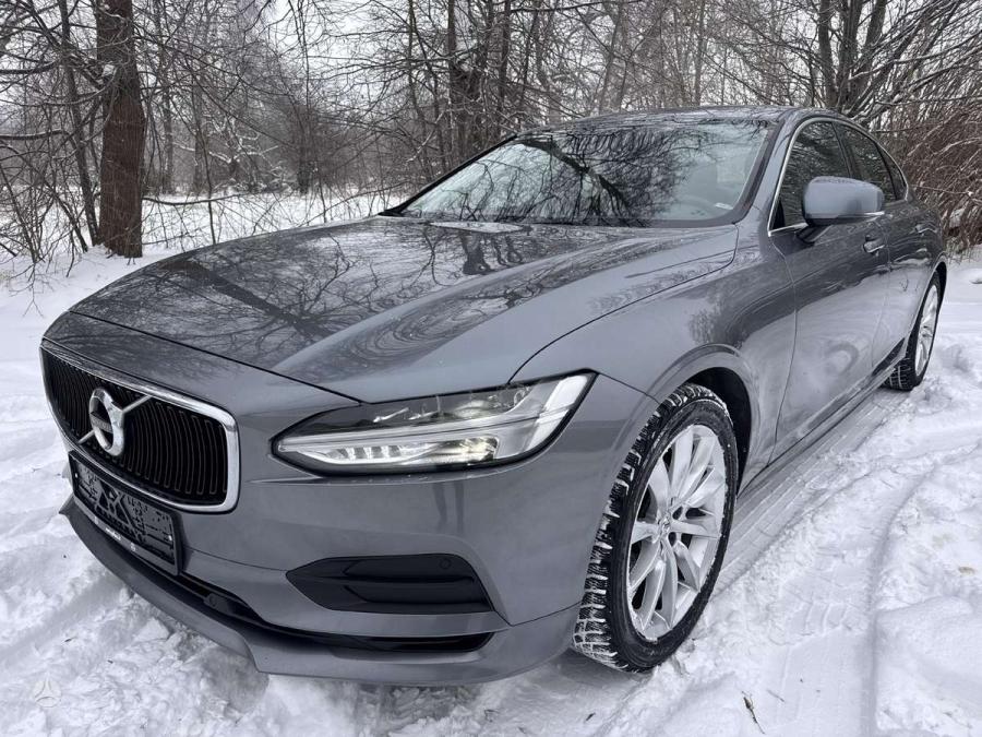 Grey Volvo S90 2020 in Siauliai, with an engine capacity of 1.97 L and mileage of 300 thousand km for 12950 €, photo 1 on AUTOMOTO.COM.LV