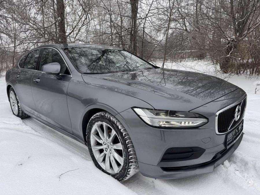 Grey Volvo S90 2020 in Siauliai, with an engine capacity of 1.97 L and mileage of 300 thousand km for 12950 €, photo 5 on AUTOMOTO.COM.LV