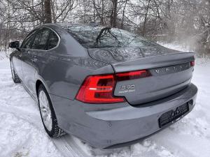 Grey Volvo S90 2020 in Siauliai, with an engine capacity of 1.97 L and mileage of 300 thousand km for 12950 €, photo 6 on AUTOMOTO.COM.LV