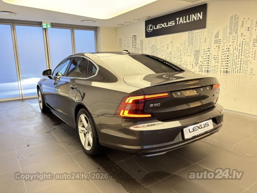 Pelēks Volvo S90 2020 Tallina, ar dzinēja tilpumu 2.00 L un nobraukumu 61 tūkst. km par 25900 €, foto 2 vietnē AUTOMOTO.COM.LV