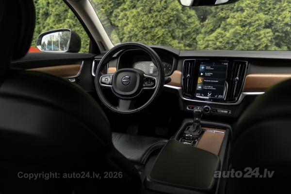 Grey Volvo S90 2020 in Tallinn, with an engine capacity of 2.00 L and mileage of 159 thousand km for 21900 €, photo 10 on AUTOMOTO.COM.LV
