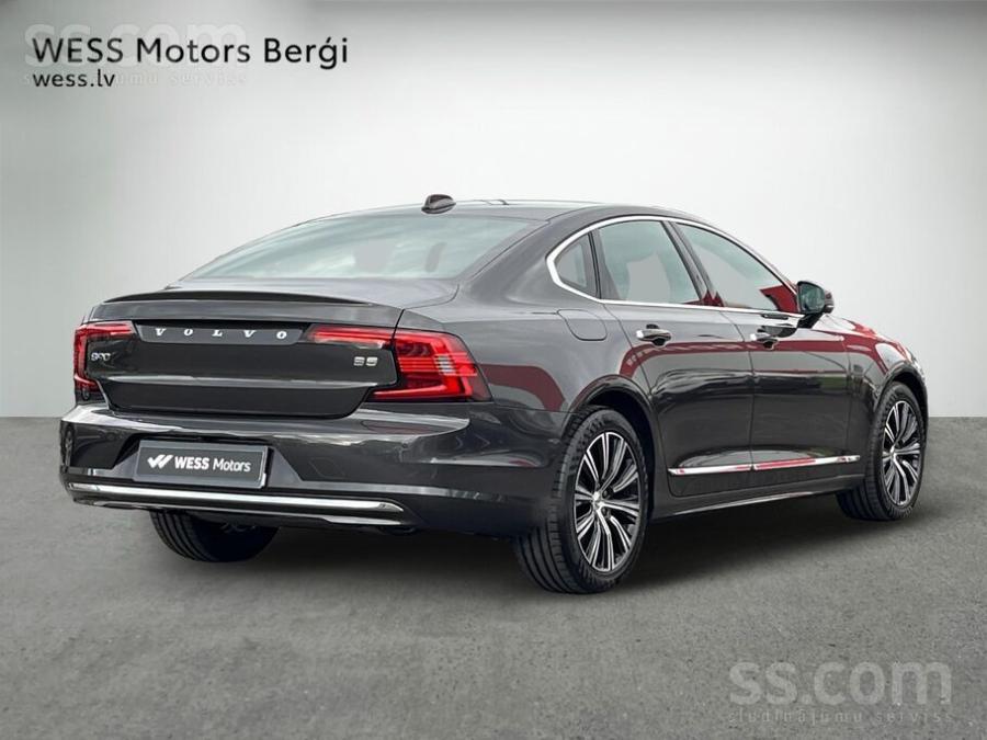 Grey Volvo S90 2021 in Riga, with an engine capacity of 2.00 L and mileage of 79 thousand km for 27990 €, photo 3 on AUTOMOTO.COM.LV