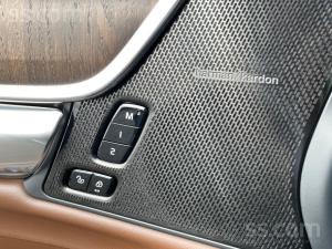 Grey Volvo S90 2021 in Riga, with an engine capacity of 2.00 L and mileage of 79 thousand km for 27990 €, photo 20 on AUTOMOTO.COM.LV