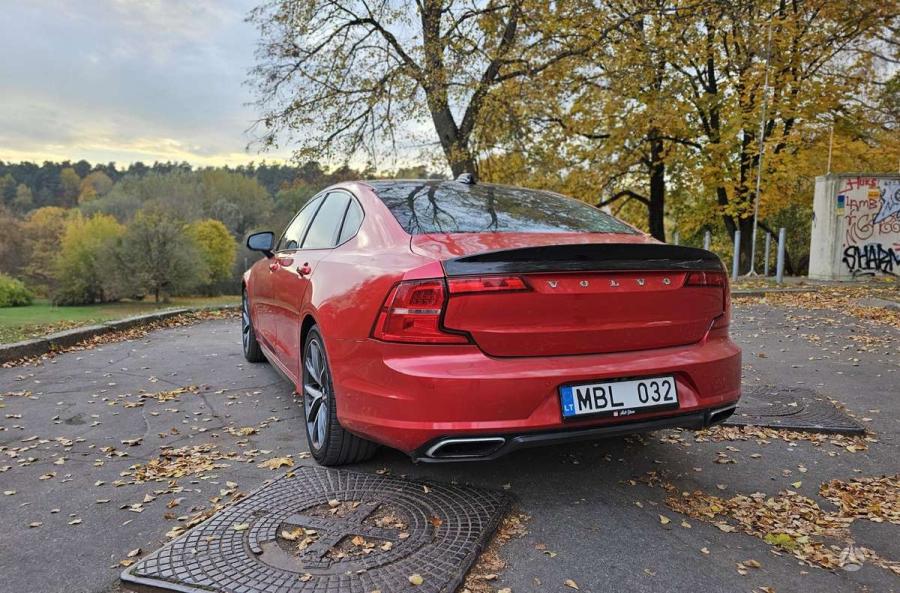 Red Volvo S90 2017 in Vilnius, with an engine capacity of 1.97 L and mileage of 78 thousand km for 18800 €, photo 3 on AUTOMOTO.COM.LV