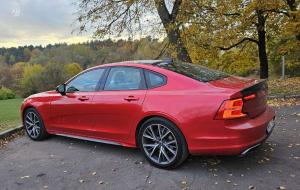 Red Volvo S90 2017 in Vilnius, with an engine capacity of 1.97 L and mileage of 78 thousand km for 18800 €, photo 9 on AUTOMOTO.COM.LV