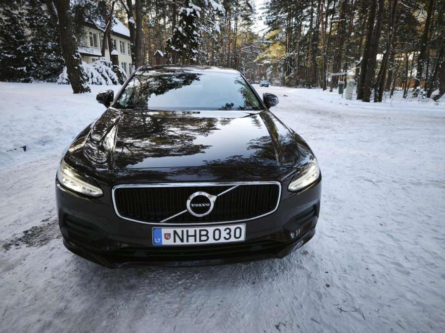 Red Volvo S90 2018 in Kaunas, with an engine capacity of 1.97 L and mileage of 189 thousand km for 16700 €, photo 1 on AUTOMOTO.COM.LV