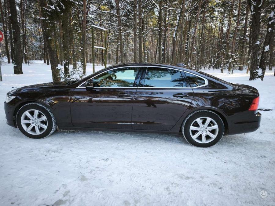Red Volvo S90 2018 in Kaunas, with an engine capacity of 1.97 L and mileage of 189 thousand km for 16700 €, photo 6 on AUTOMOTO.COM.LV