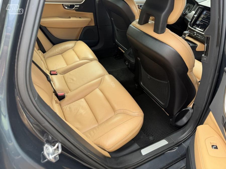 Volvo S90 2017 in Vilnius, with an engine capacity of 2.00 L and mileage of 650 thousand km for 9200 €, photo 7 on AUTOMOTO.COM.LV