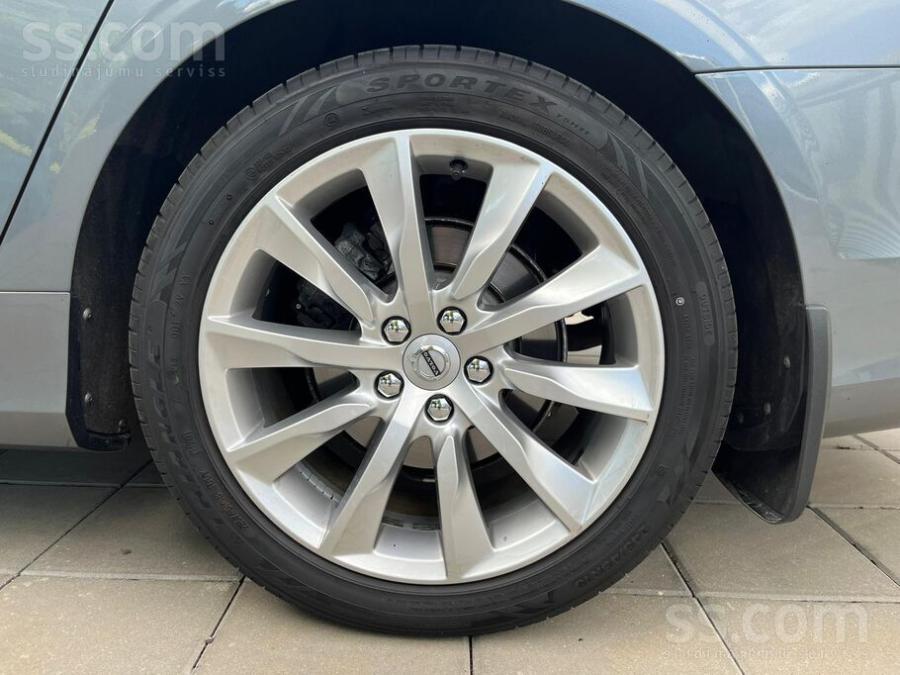 Volvo S90 2018 in Riga, with an engine capacity of 2.00 L and mileage of 139 thousand km for 17500 €, photo 6 on AUTOMOTO.COM.LV