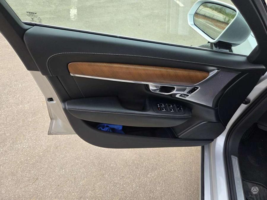 Volvo S90 2018 in Vilnius, with an engine capacity of 1.97 L and mileage of 66 thousand km for 24000 €, photo 13 on AUTOMOTO.COM.LV