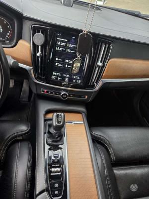 Volvo S90 2018 in Vilnius, with an engine capacity of 1.97 L and mileage of 66 thousand km for 24000 €, photo 21 on AUTOMOTO.COM.LV