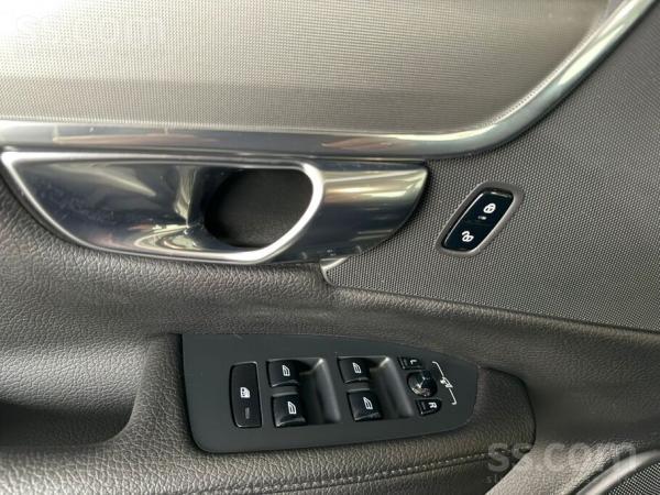 Volvo S90 2022 in Riga, with an engine capacity of 2.00 L and mileage of 94 thousand km for 26990 €, photo 8 on AUTOMOTO.COM.LV