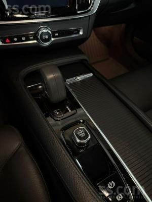 Volvo S90 2022 Rīga, ar dzinēja tilpumu 2.00 L un nobraukumu 94 tūkst. km par 26990 €, foto 13 vietnē AUTOMOTO.COM.LV