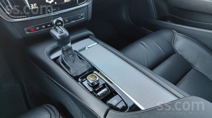Balts Volvo S90 2016 Jūrmala, ar dzinēja tilpumu 2.00 L un nobraukumu 0 tūkst. km par 15900 €, foto 22 vietnē AUTOMOTO.COM.LV