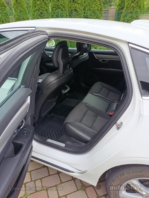 White Volvo S90 2017 in Riga, with an engine capacity of 2.00 L and mileage of 234 thousand km for 15200 €, photo 11 on AUTOMOTO.COM.LV