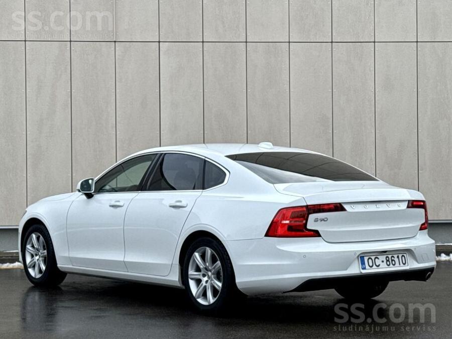 White Volvo S90 2017 in Riga, with an engine capacity of 2.00 L and mileage of 235 thousand km for 16950 €, photo 4 on AUTOMOTO.COM.LV