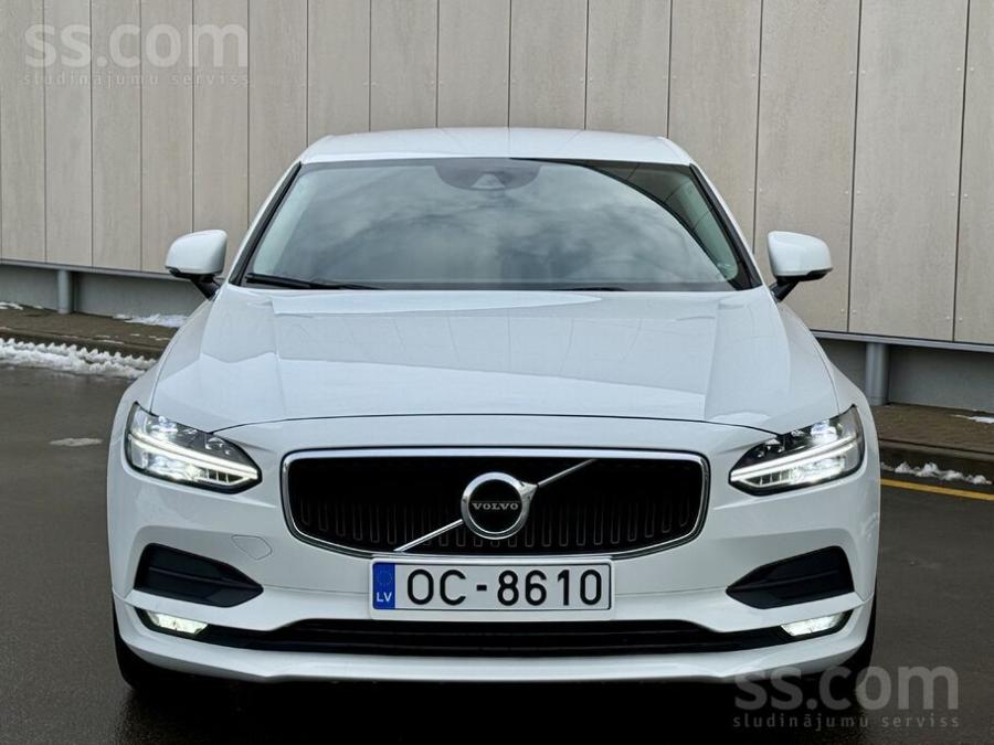 White Volvo S90 2017 in Riga, with an engine capacity of 2.00 L and mileage of 235 thousand km for 16950 €, photo 9 on AUTOMOTO.COM.LV