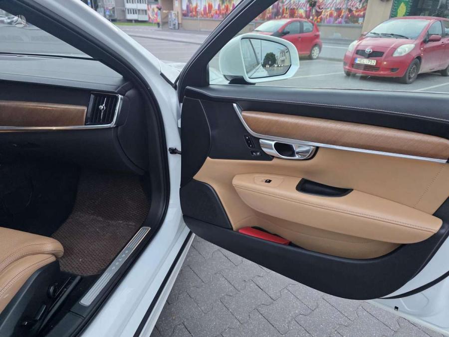 Balts Volvo S90 2017 Pakruojis, ar dzinēja tilpumu 1.97 L un nobraukumu 141 tūkst. km par 20000 €, foto 27 vietnē AUTOMOTO.COM.LV