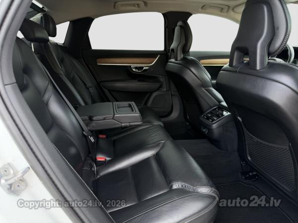 White Volvo S90 2018 in Parnu, with an engine capacity of 2.00 L and mileage of 196 thousand km for 22900 €, photo 7 on AUTOMOTO.COM.LV