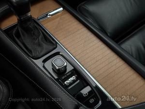 White Volvo S90 2018 in Parnu, with an engine capacity of 2.00 L and mileage of 196 thousand km for 22900 €, photo 20 on AUTOMOTO.COM.LV
