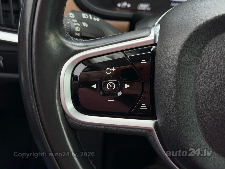 White Volvo S90 2018 in Parnu, with an engine capacity of 2.00 L and mileage of 196 thousand km for 22900 €, photo 21 on AUTOMOTO.COM.LV
