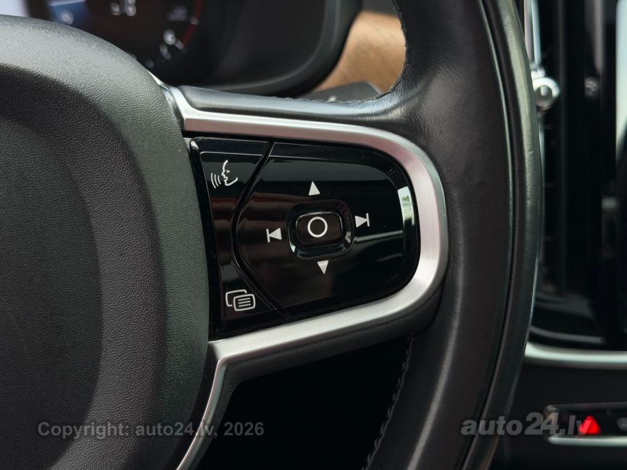 White Volvo S90 2018 in Parnu, with an engine capacity of 2.00 L and mileage of 196 thousand km for 22900 €, photo 22 on AUTOMOTO.COM.LV