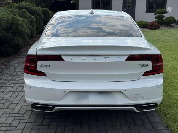 White Volvo S90 2018 in Kaunas, with an engine capacity of 1.97 L and mileage of 147 thousand km for 12799 €, photo 8 on AUTOMOTO.COM.LV